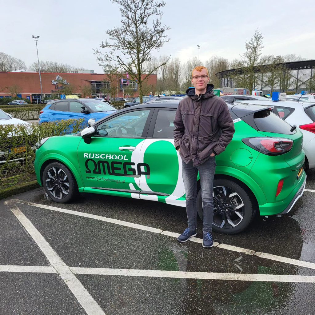 Timo van den Brink geslaagd - Rijschool Omega